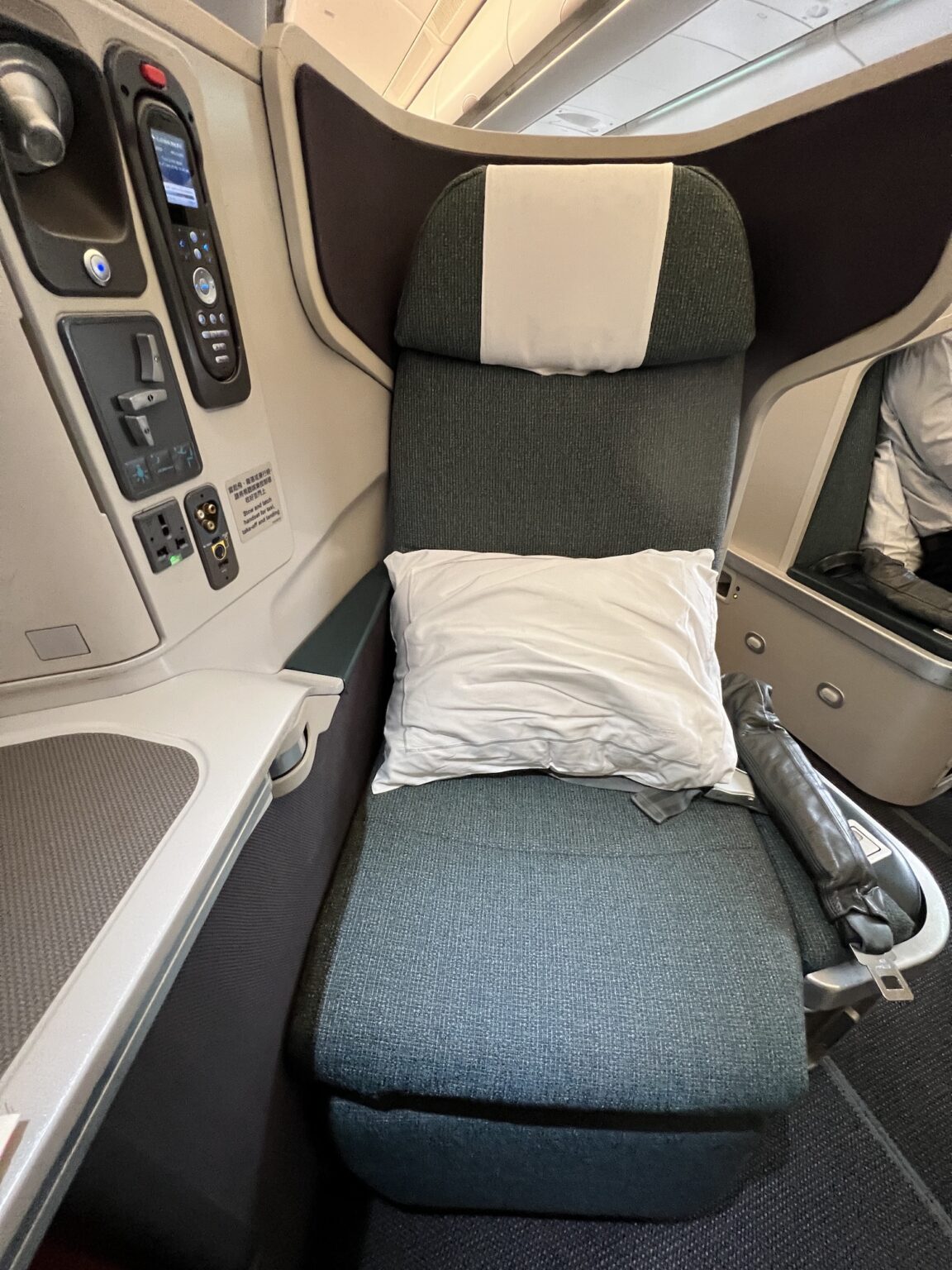 久违的越洋两舱：JFK-HKG-PEK 国泰(CX)商务舱体验 - 美国信用卡指南